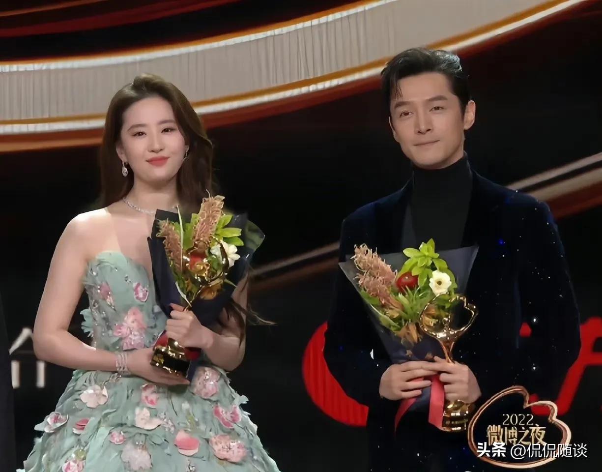 Tang Yan was late on Weibo night and was blocked outside the venue for ...