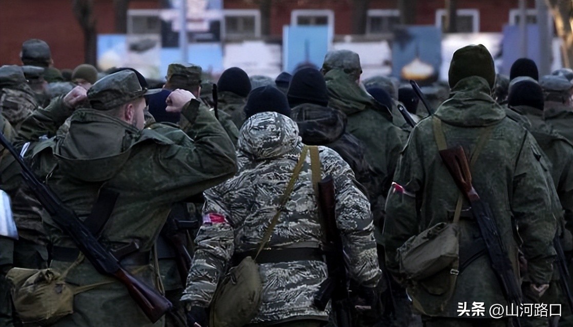 The Russian army retreated from Kherson, and the Ukrainian army shelled ...