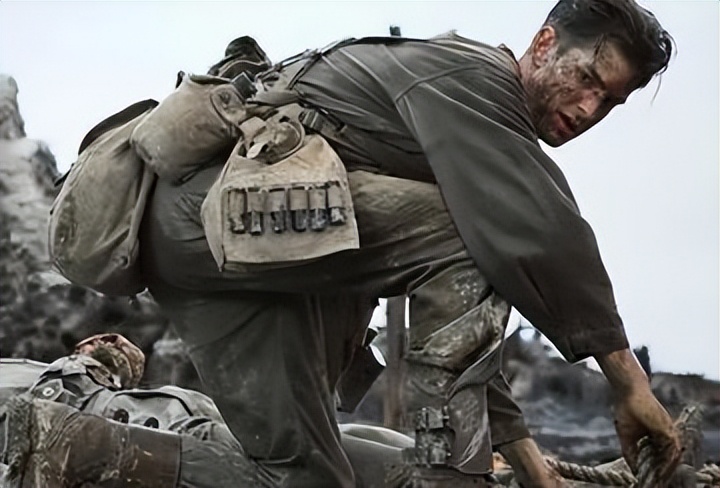 The movie "Blood Battle Hacksaw Ridge", the conflict between war and ...