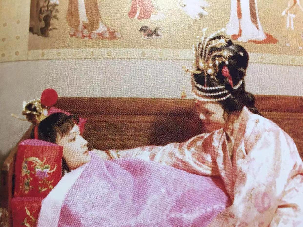 Zhiyanzhai commented that the fragrance of Keqing and Daiyu was ...