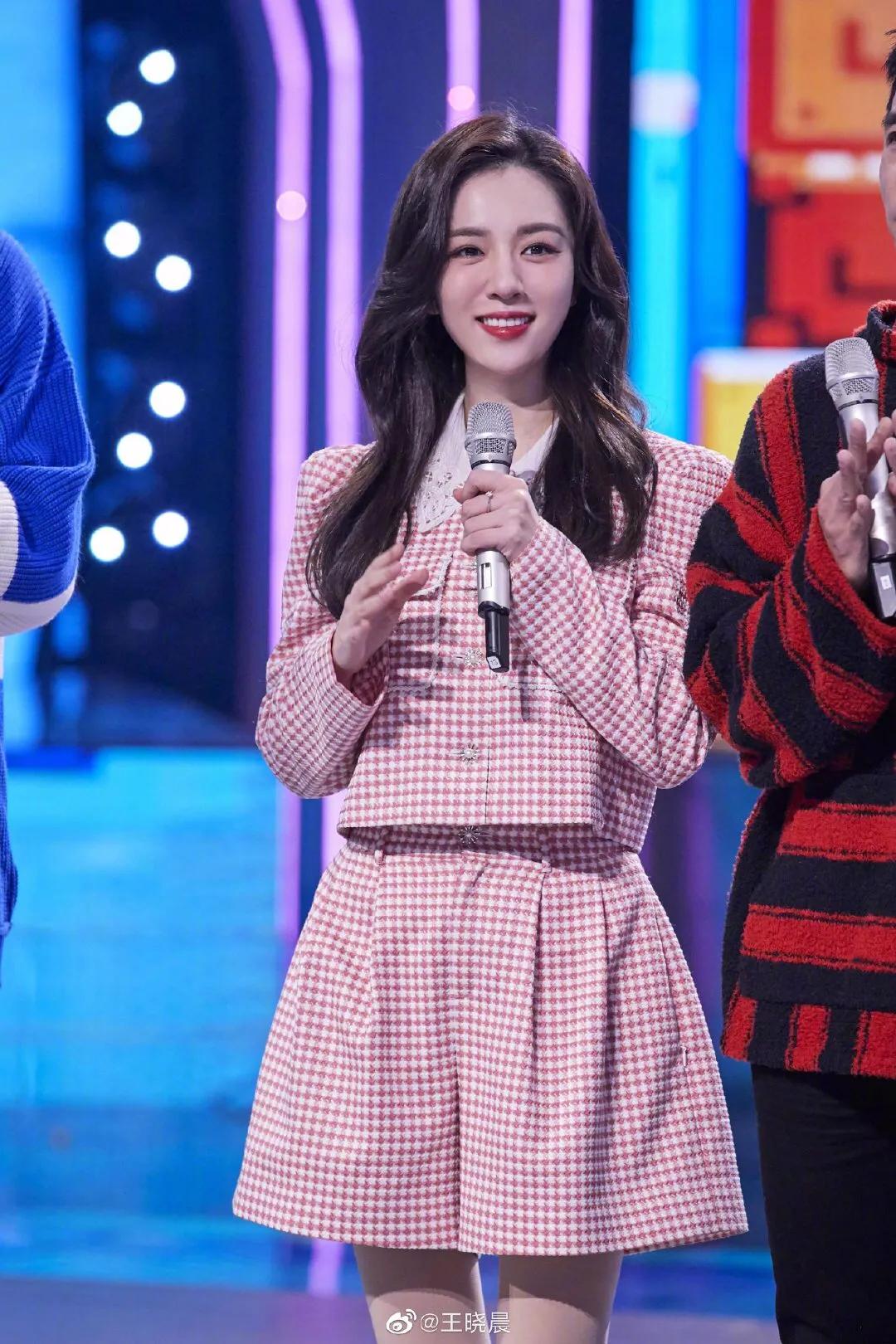 Wang Xiaochen attended the event, young and beautiful, and her ...