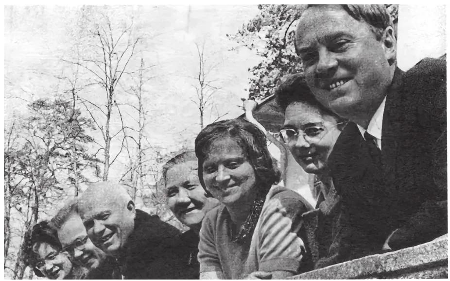 The Soviet Union: The Brezhnev era when the building will collapse (3 ...