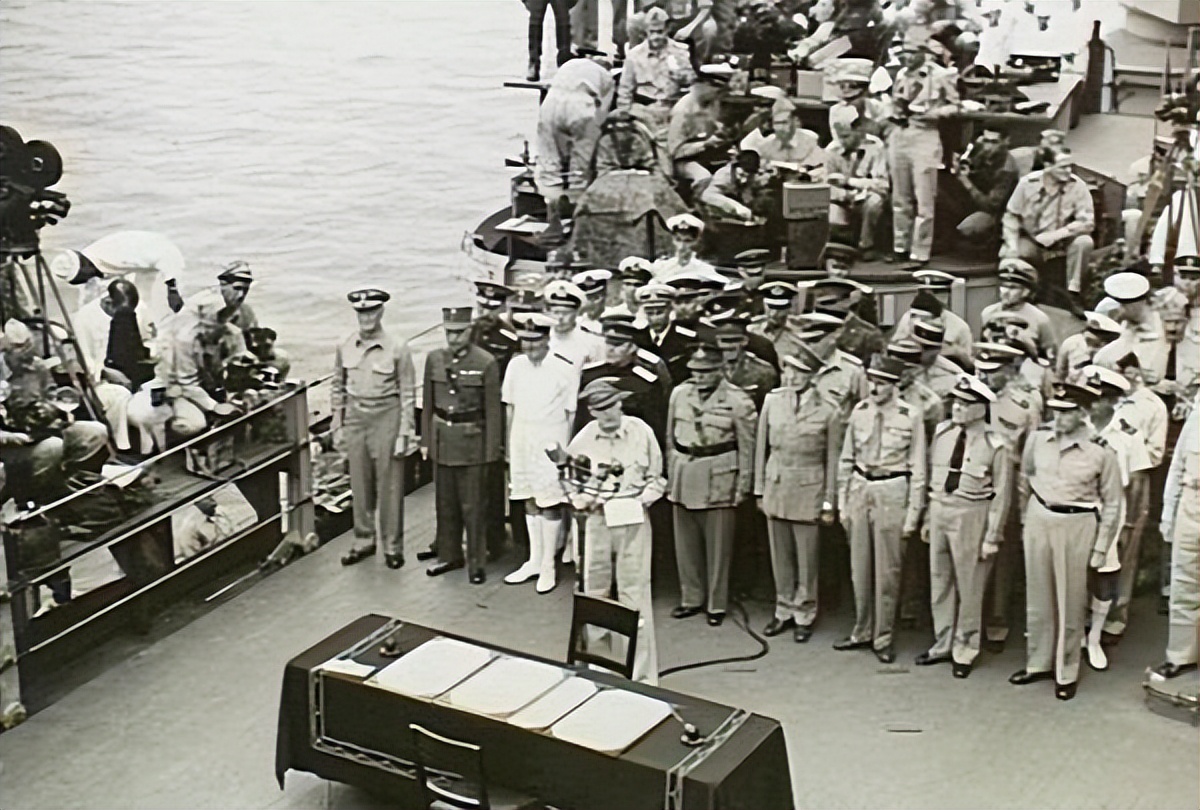 At noon on August 15, 1945, Japan unconditionally surrendered like a ...