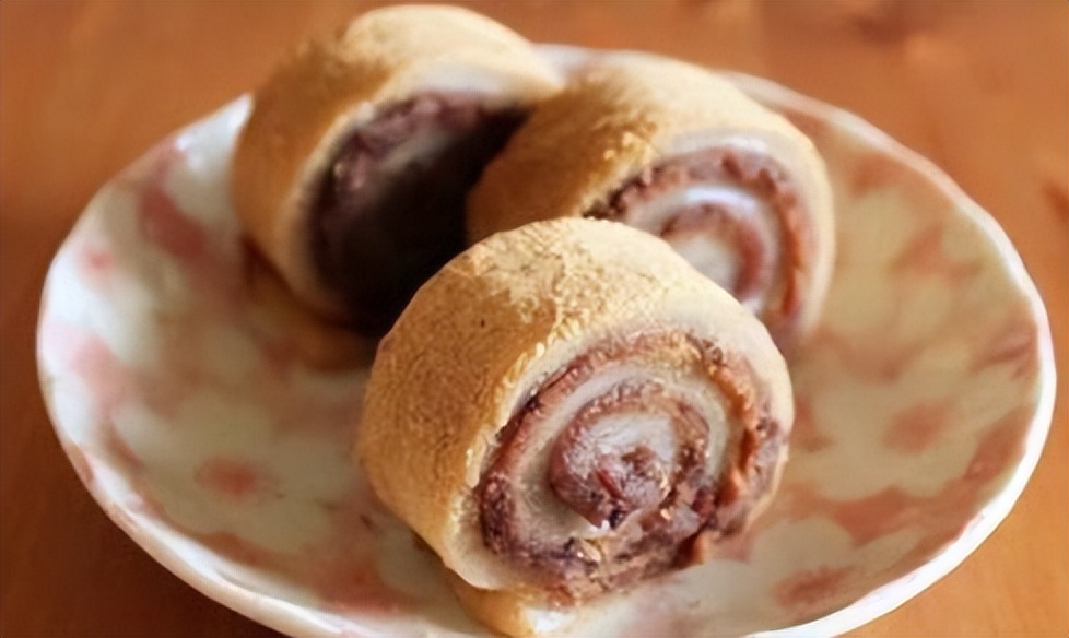 Eat the "loess" flying in the sky - the old Beijing donkey rolls - iNEWS