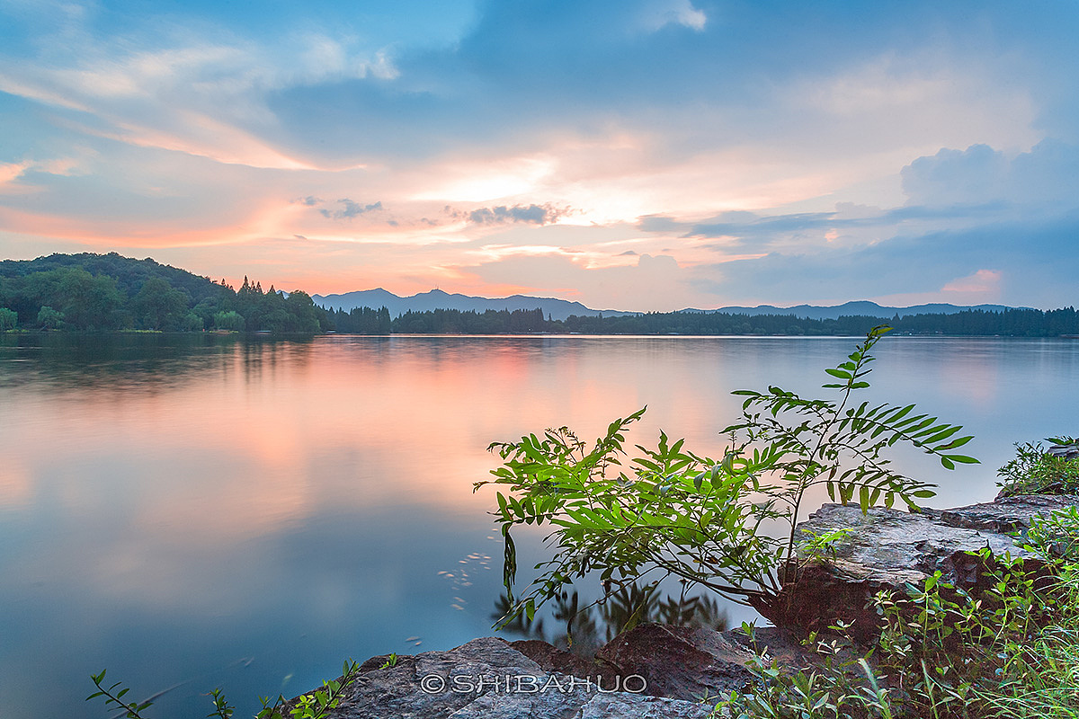 Appreciation of Lin Bu's "Returning at Night on the Lake" - iNEWS