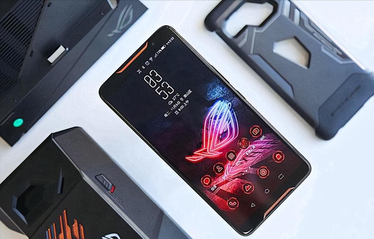 華碩ROG 6真機曝光：透明版本有辨識度，6000毫安電池預定半斤機 - 資訊咖