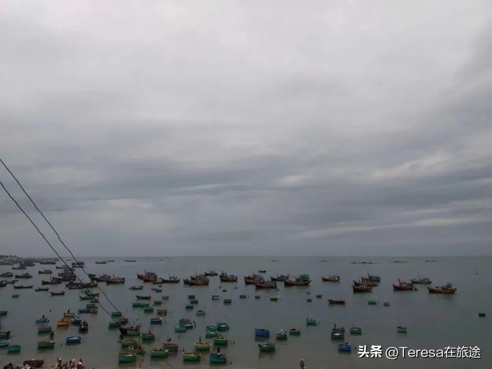 Mui Ne - half sand and half water - iMedia