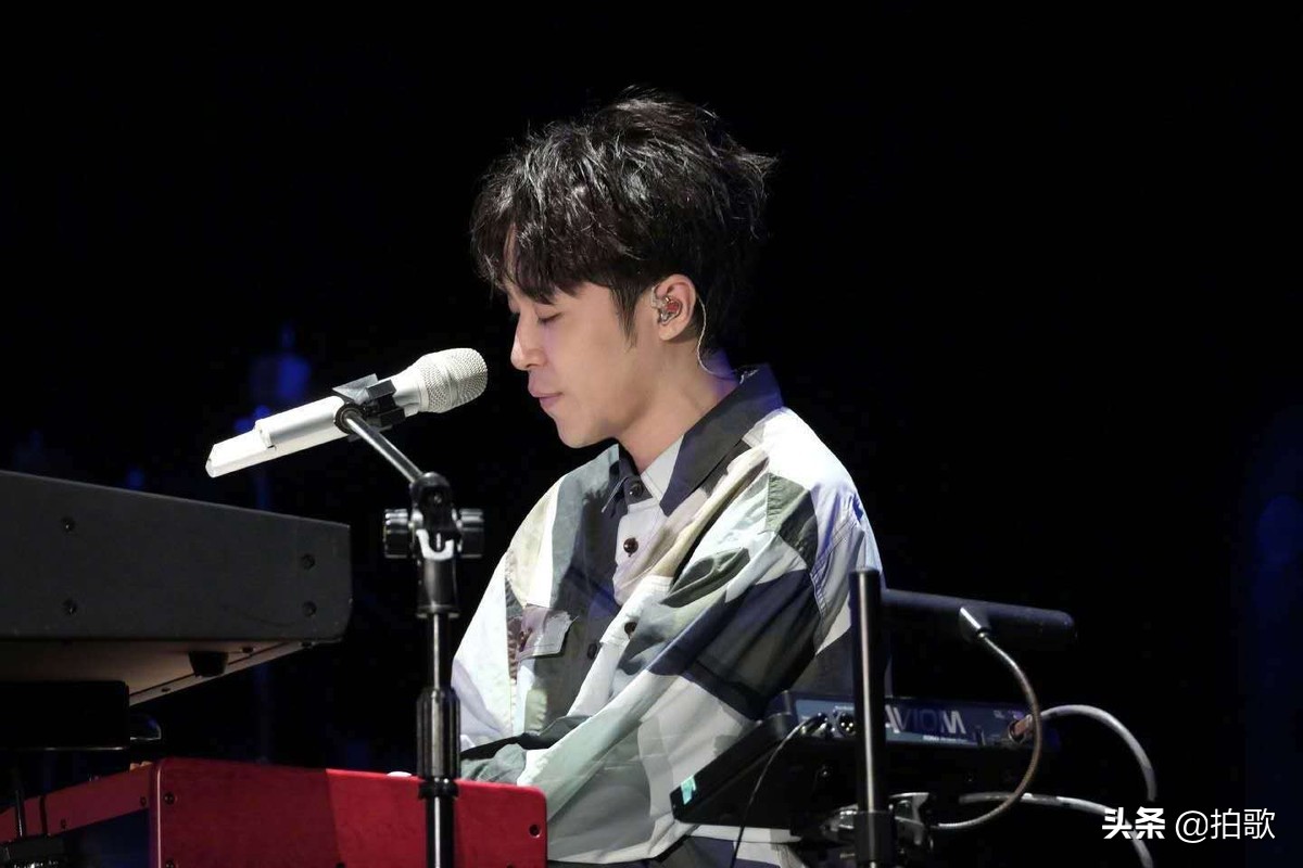 Wu Qingfeng: The gentle and charming lead singer, finally waited for ...