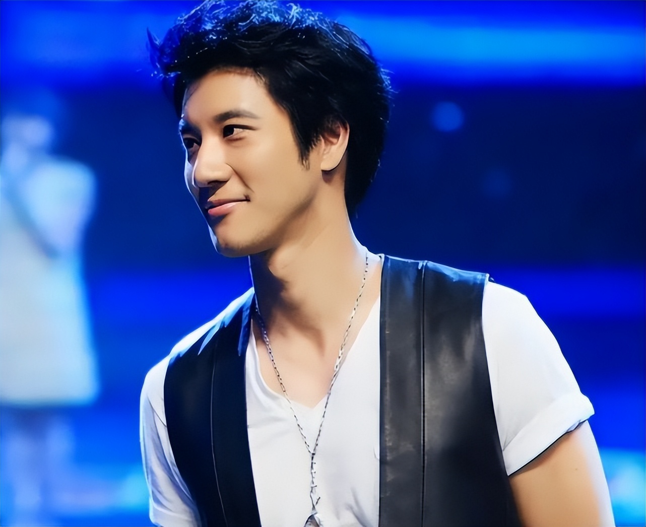 46-year-old Wang Leehom is in a miserable condition!With long hair and ...