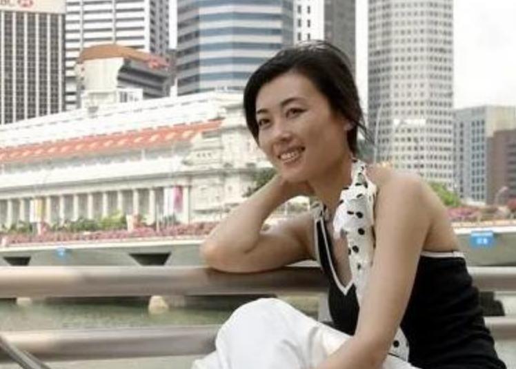 Dropped out of school, escaped marriage, as the most beautiful host of ...