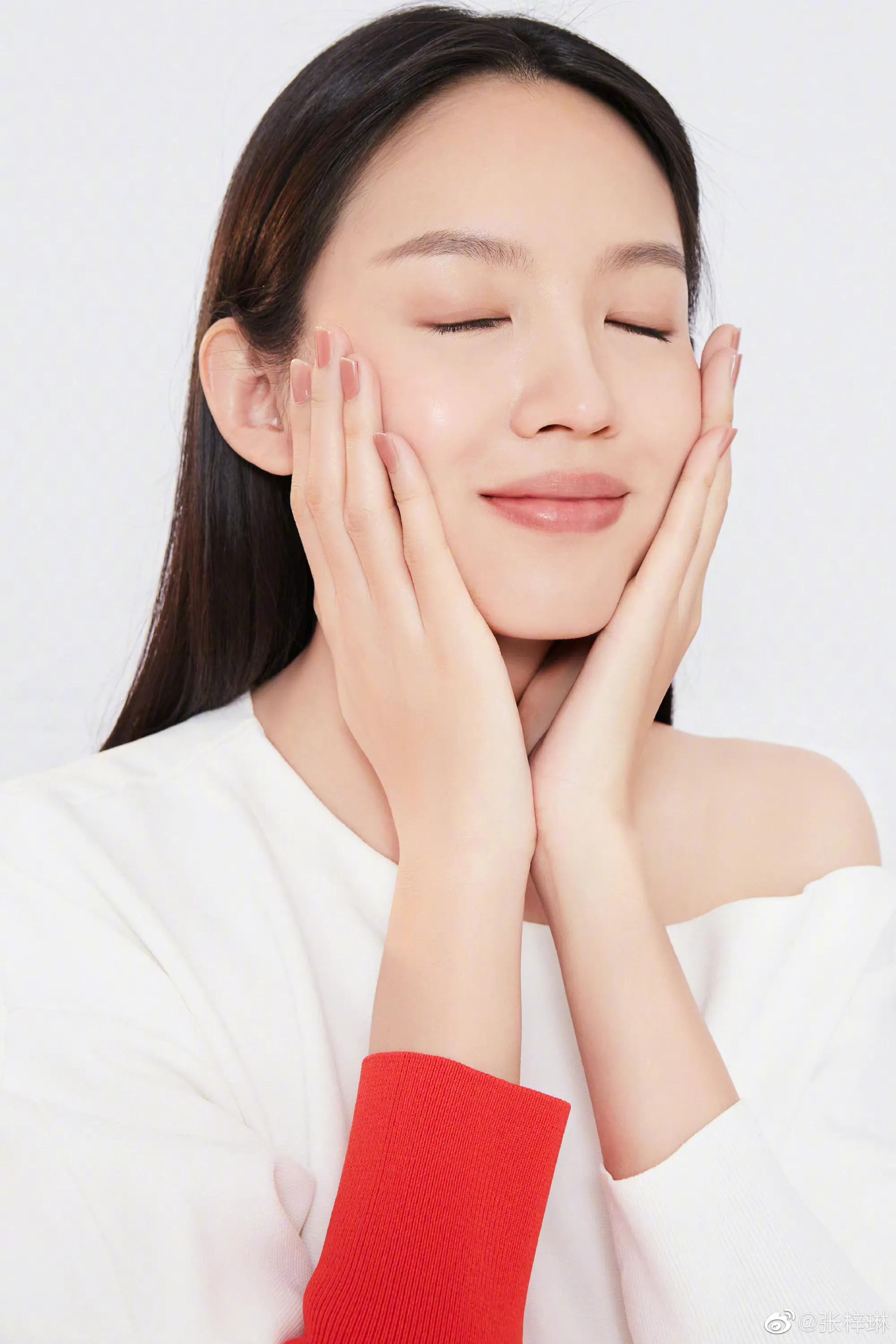 Beautiful picture of Zhang Zilin - iNEWS