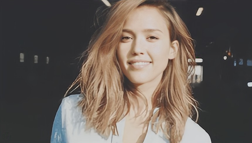 Jessica Alba: At the age of 19, she became popular on the Internet. At ...