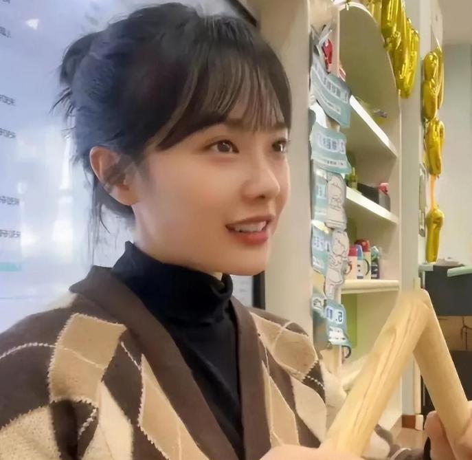 "Dig, dig" Mr. Huang became famous in the first battle, lost his beauty ...