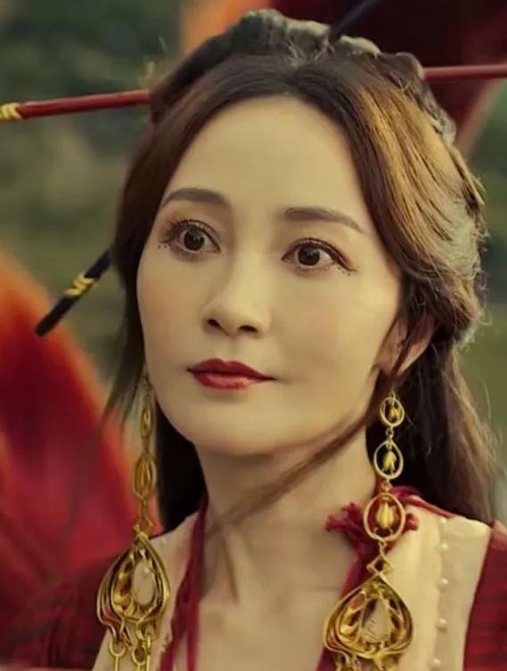 The 41-year-old Yao Di's new drama started broadcasting, and her role ...