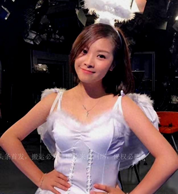 The 38-year-old "younger sister" Wang Lili is Cai Guangcai's wife on-screen, but her ...