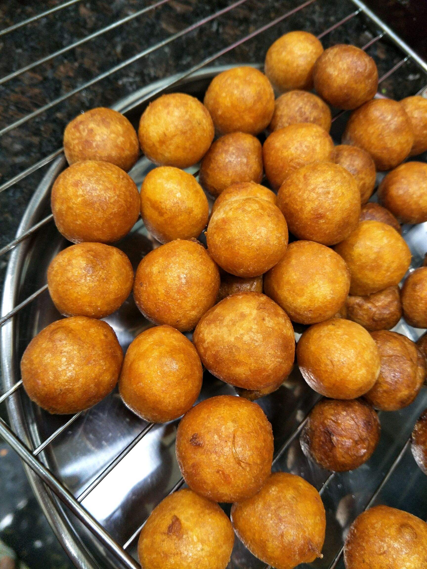 Prose ‖ The disappearing old shop windows and the snacks that accompany ...