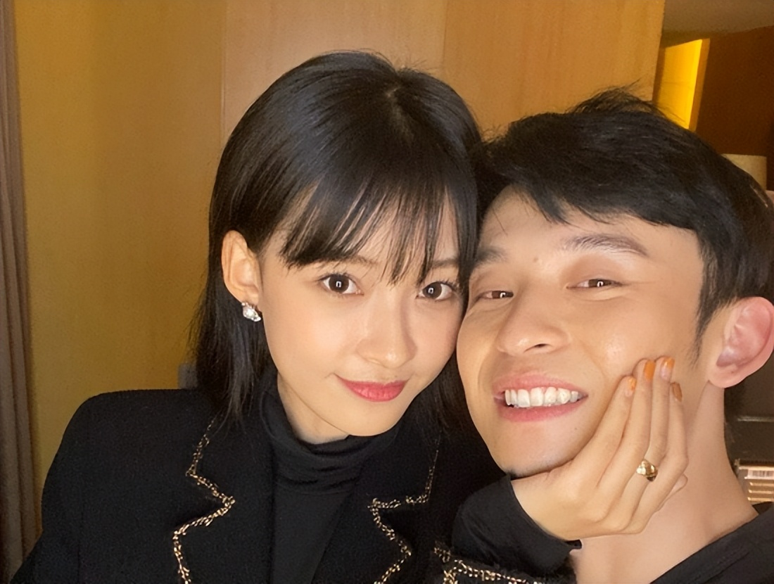 Dong Zijian and Sun Yi officially announced their divorce, the last photo of the two of them was ...