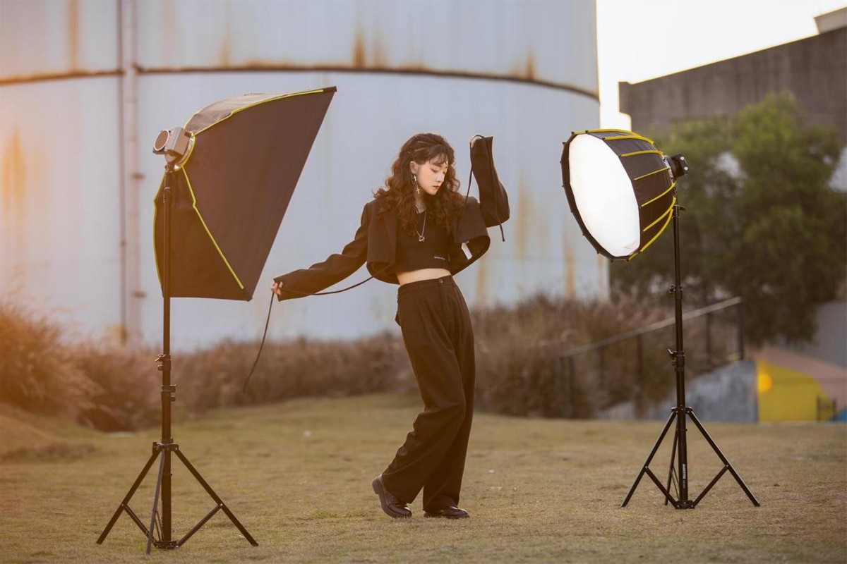 Play with photography lighting! Teach you a trick, use artificial light ...