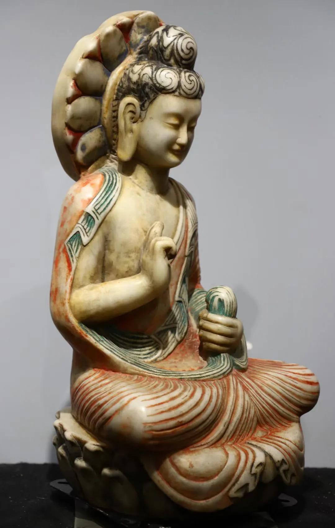 Tang Han white jade painted statue of sitting Buddha - iNEWS