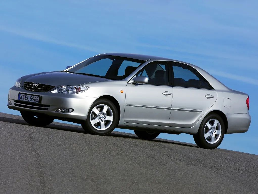 The last generation imported Toyota Camry in 2002 - iNEWS