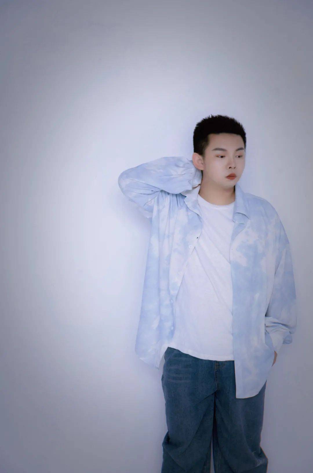 Wang Xinle's first single in 2023 [Clouds are light and wind is light ...