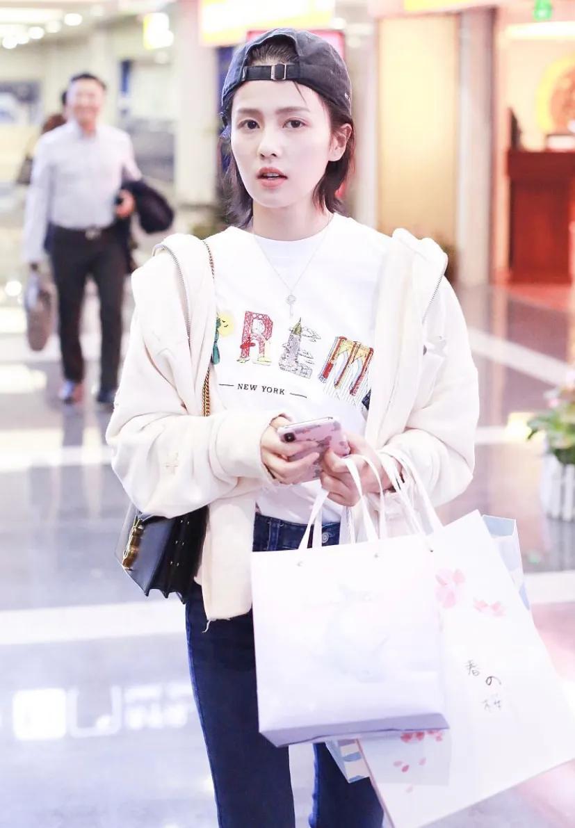 Bailu: A fresh and natural charm on the road of acting, how did she ...