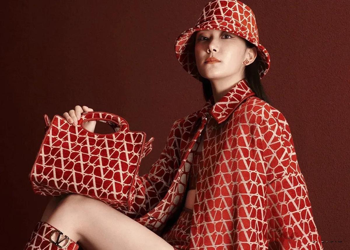 Sun Lihan and his sister make a big movie together! She has a strong ...