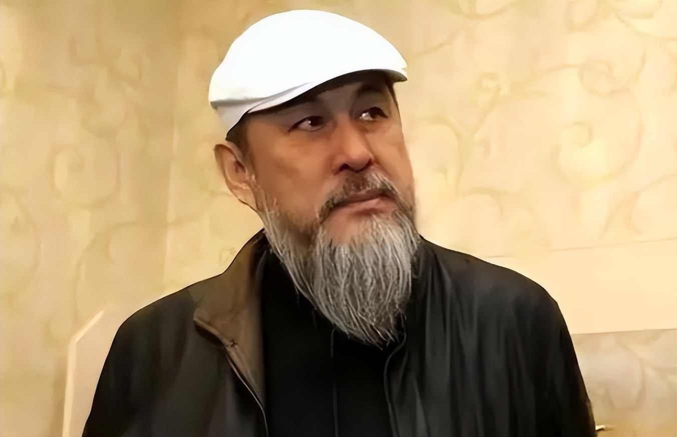 Five days after the death of "Guan Yu" Lu Shuming, "Zhang Fei" Li ...