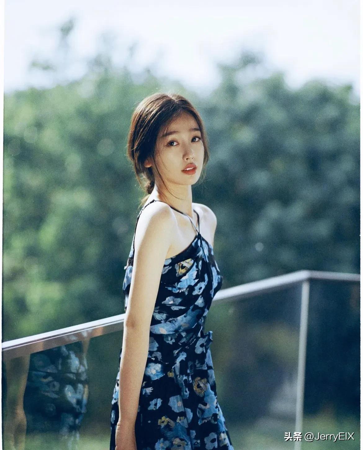 Yu Shuxin Floral Sling Dress～ - iNEWS