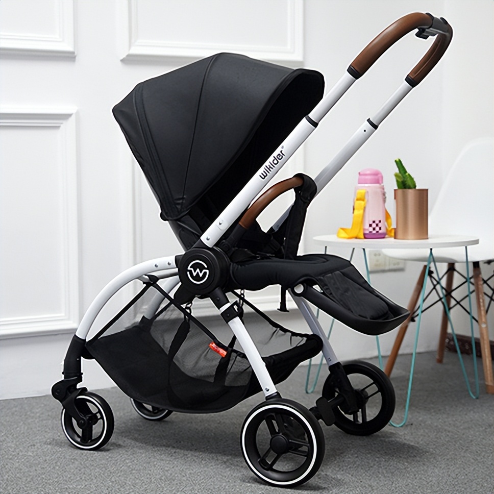 Ranking of lightweight stroller brands that fold safely and store in ...