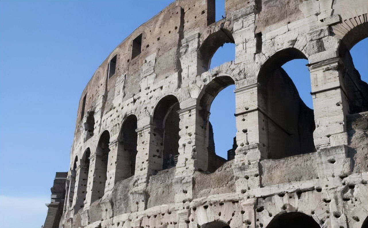 Explore social classes and political institutions during the Roman ...