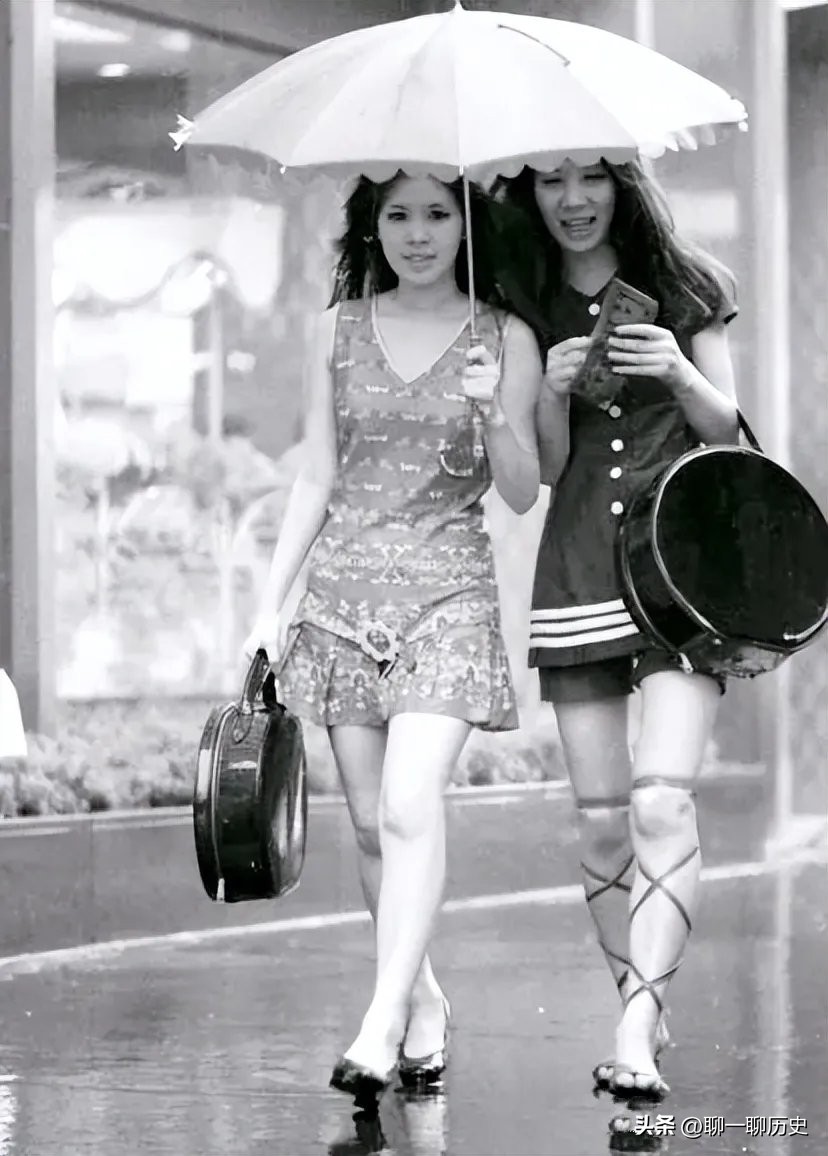 Learn about Japan in the 1960s through old photos of Japanese beauties ...