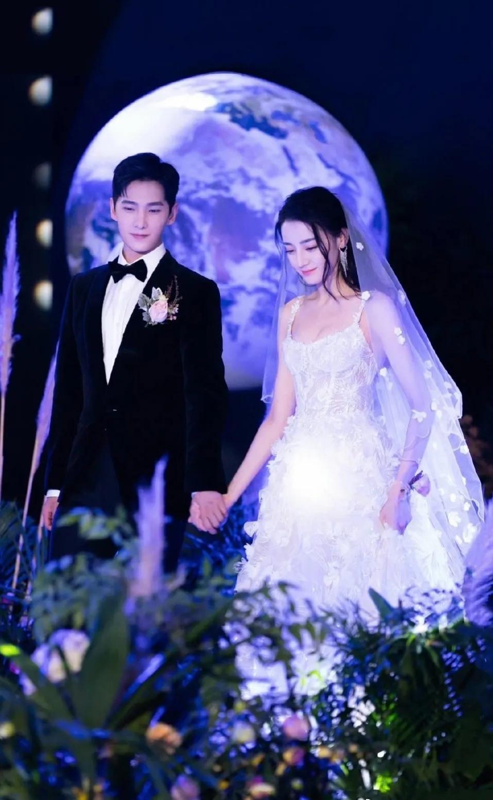 Aerospace engineer Yu Tu (played by Yang Yang) and superstar Qiao ...