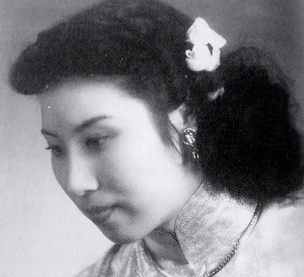 In 2007, Li Youbin starred in Zhang Lingfu, the crew asked Wang Yuling's opinion, Wang Yuling: I ...