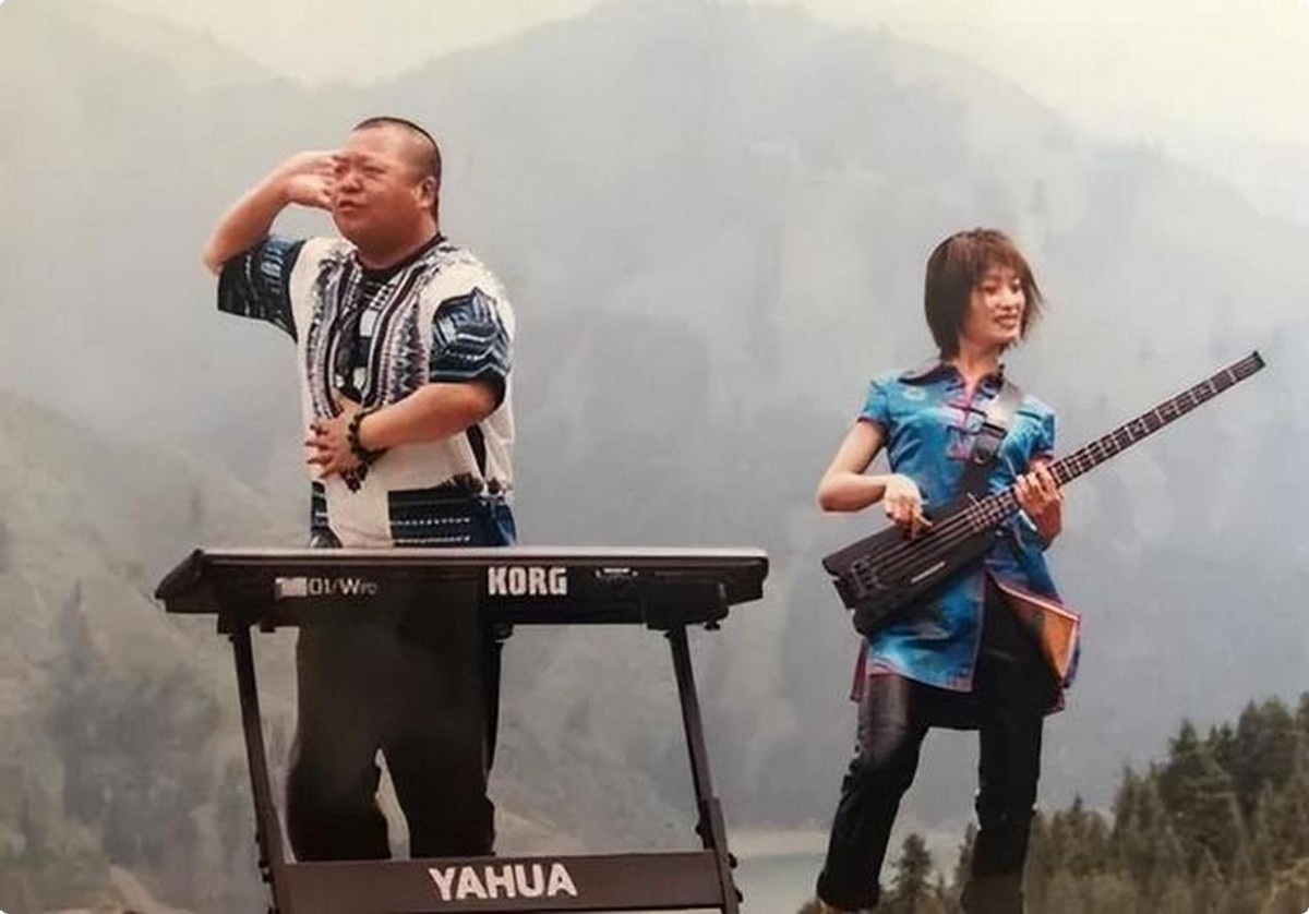 The underworld singer Zang Tianshuo is so crazy, he slapped Mei Ting and smashed Jackie Chan's ...