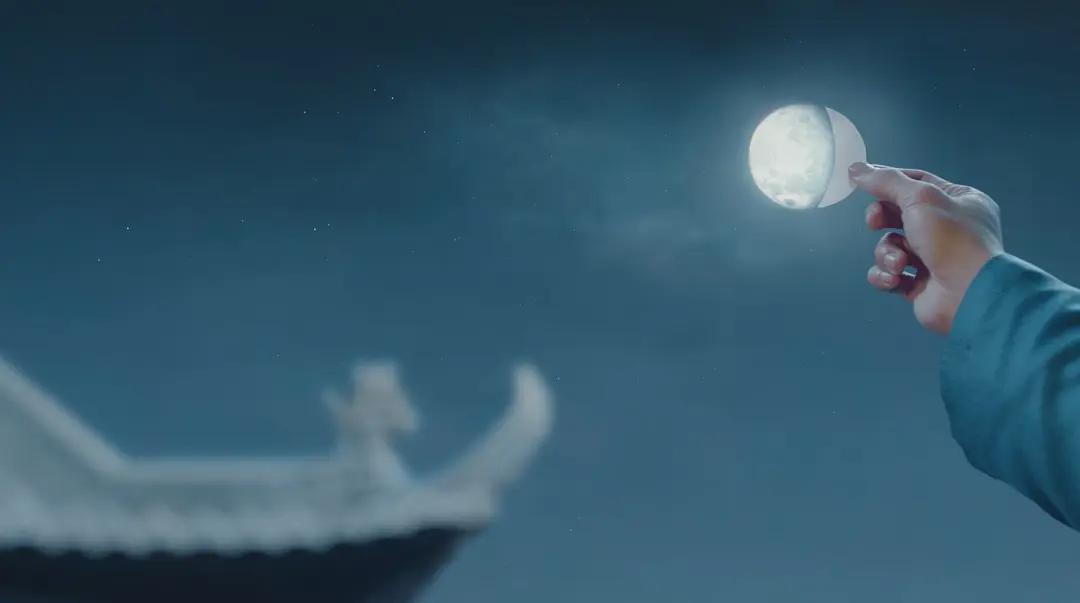 Where is the most beautiful moon in China?Li Bai: This time Du Fu is ...