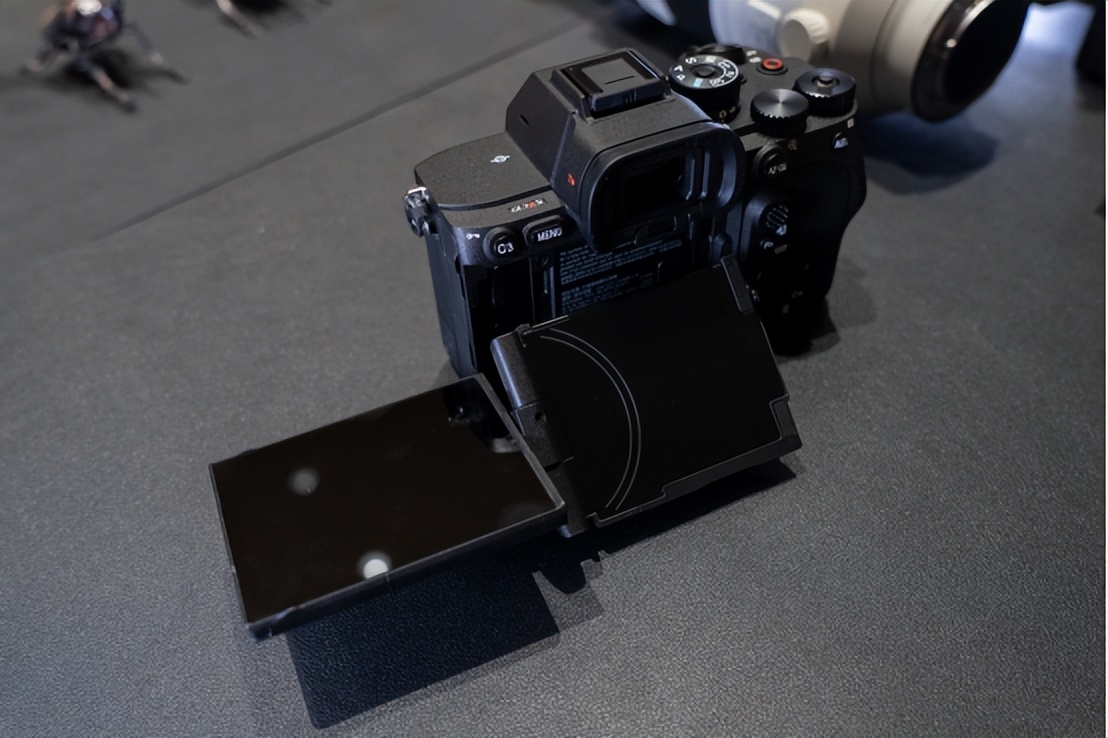 A7R5 makes up for the shortcomings of the previous generation, but Sony ...