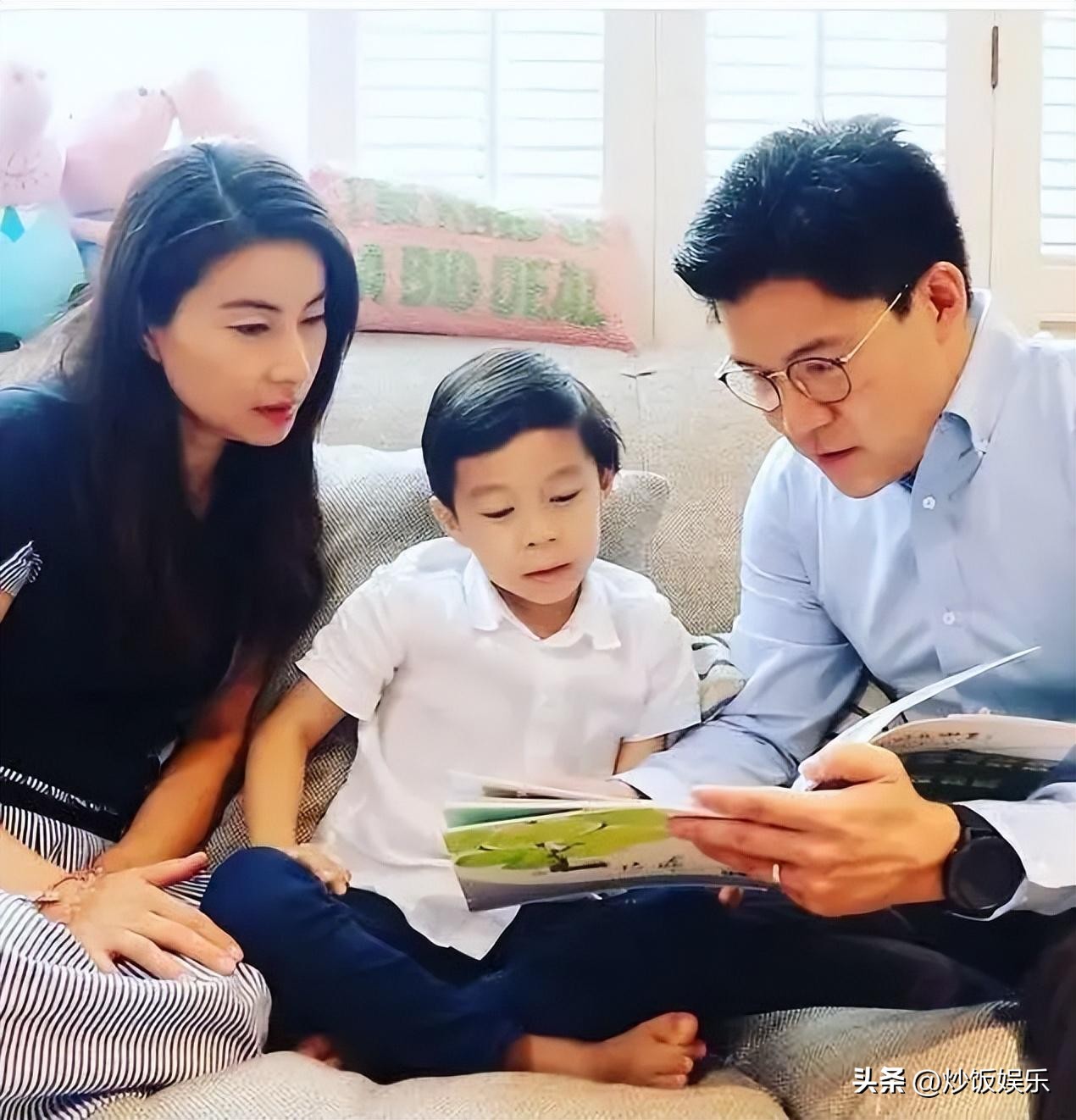 41-year-old Guo Jingjing takes her child to plant rice!Taking the ...