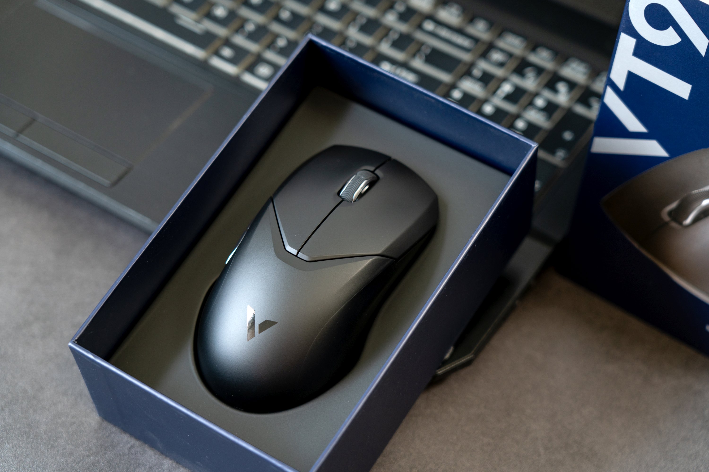 78克超輕設計手感舒適，定位夠精準，雷柏VT9雙模遊戲滑鼠體驗 - 頭條匯