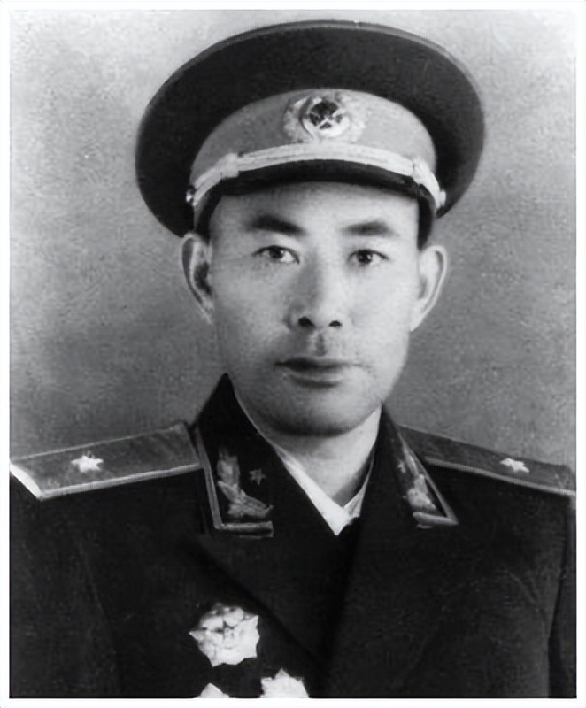 The enemy division commander was captured and asked the People's ...