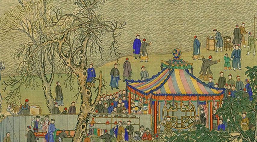Thanks to this foreigner, Qianlong's real appearance is left, which is ...
