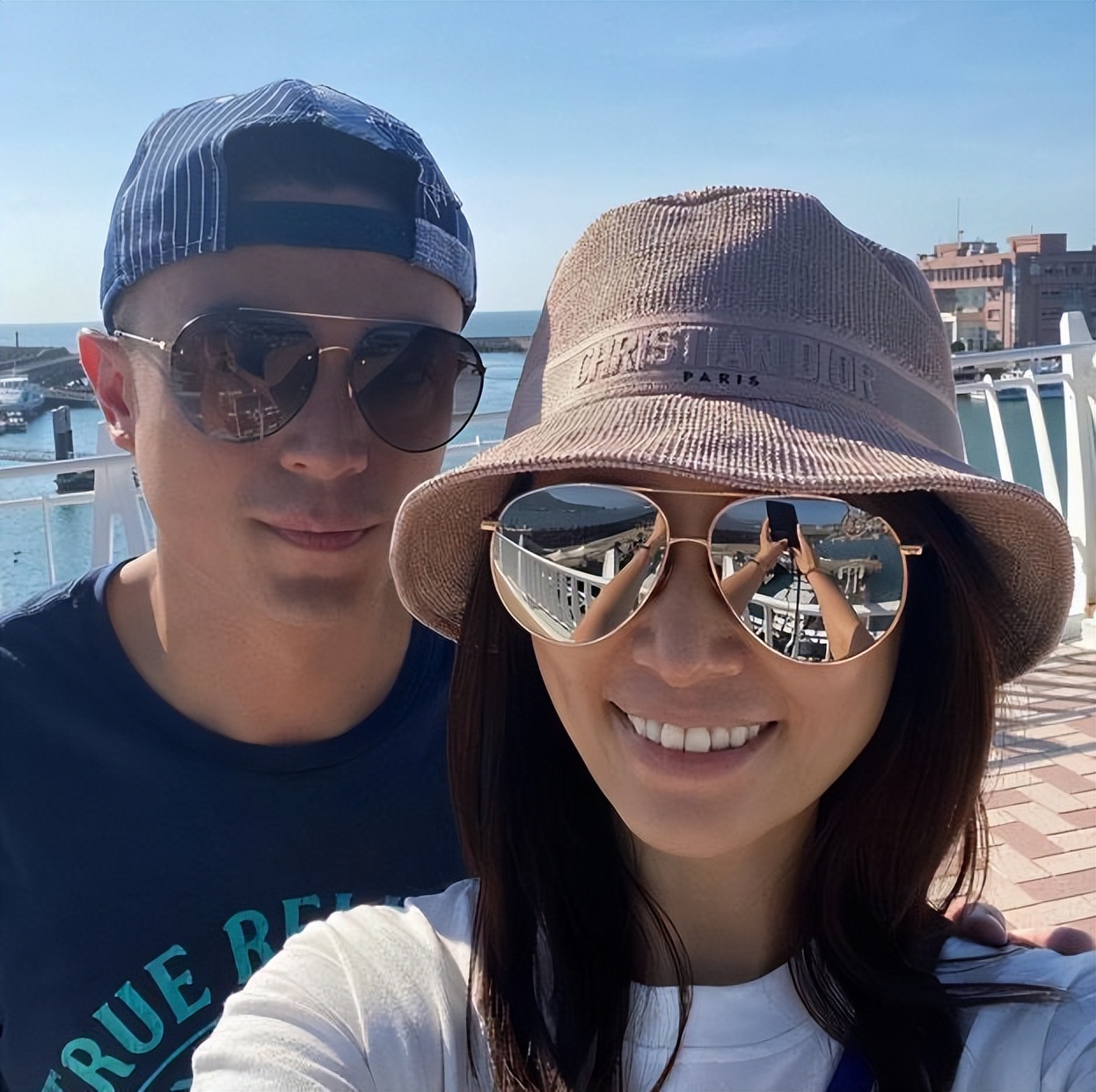 Lin Xinru and his wife went to Youning Yang's restaurant for dinner ...