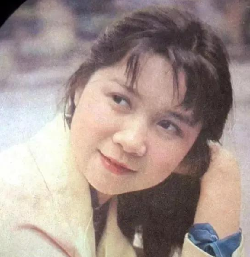 Cai Ming, the queen of sketches: Married to her first love husband for ...