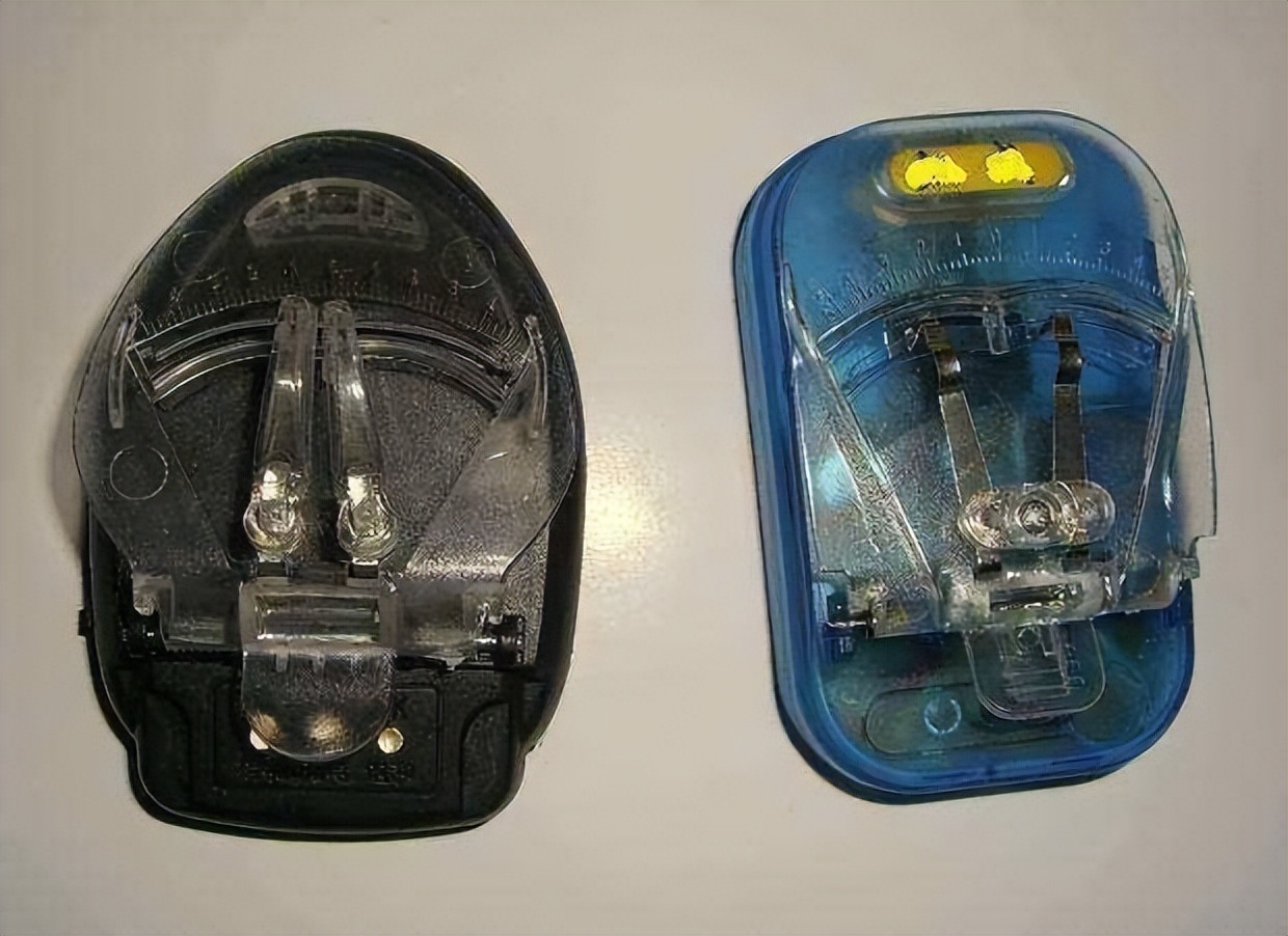 Don't throw away the old mobile phone universal charger! There are so ...