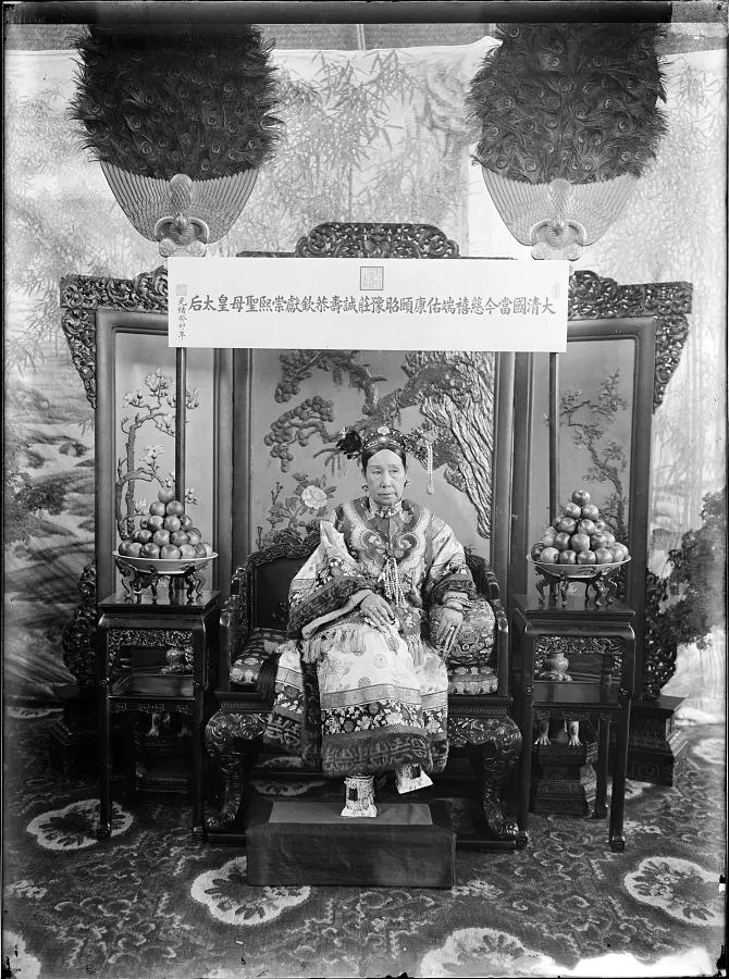 Lafayette's leisure style: life photos of the Empress Dowager Cixi - iNEWS