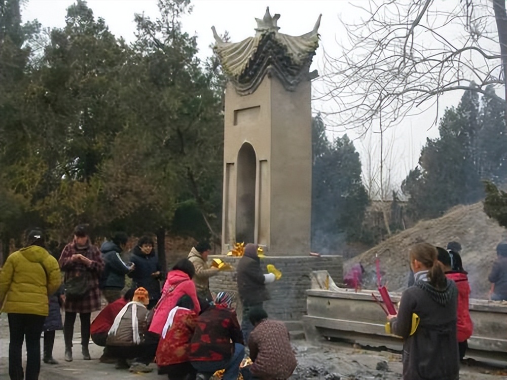 In 2003, the temple of Nuwa was renovated in Shaanxi, and the tombstone ...