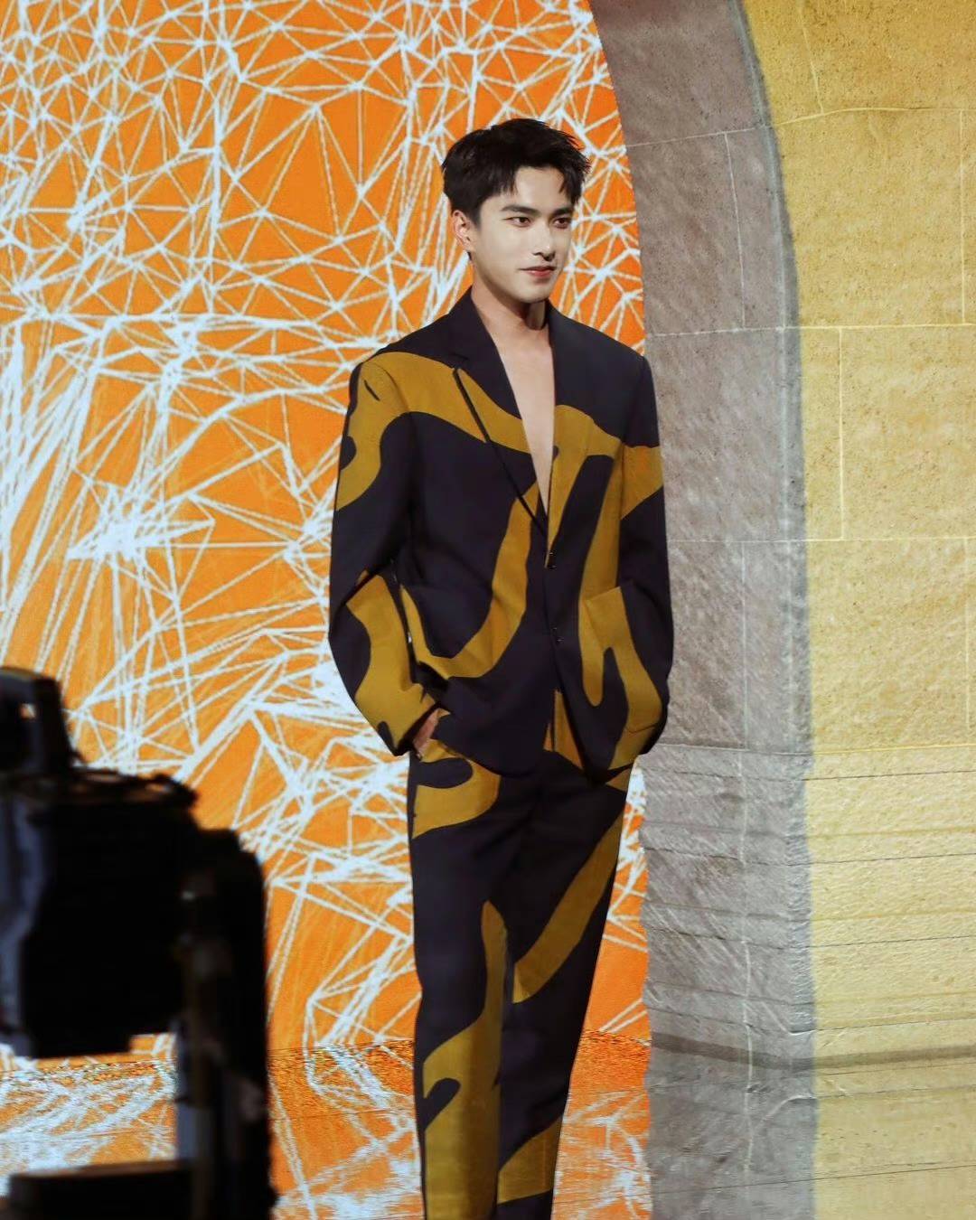 The handsome version of Yang Yang! Large-scale photos of new male idol ...