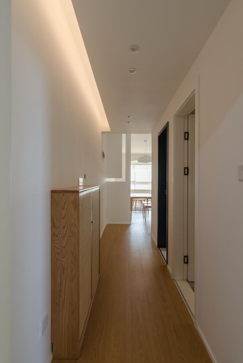 Her new home of 63 square meters is "empty". This kind of pragmatic ...