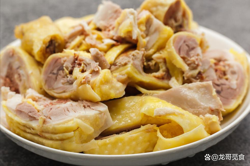 The simple home-cooked method of white-cut chicken, authentic, simple ...