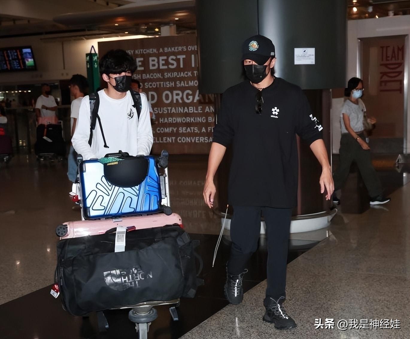 Nicholas Tse returned to Hong Kong with his 16-year-old eldest son. The ...